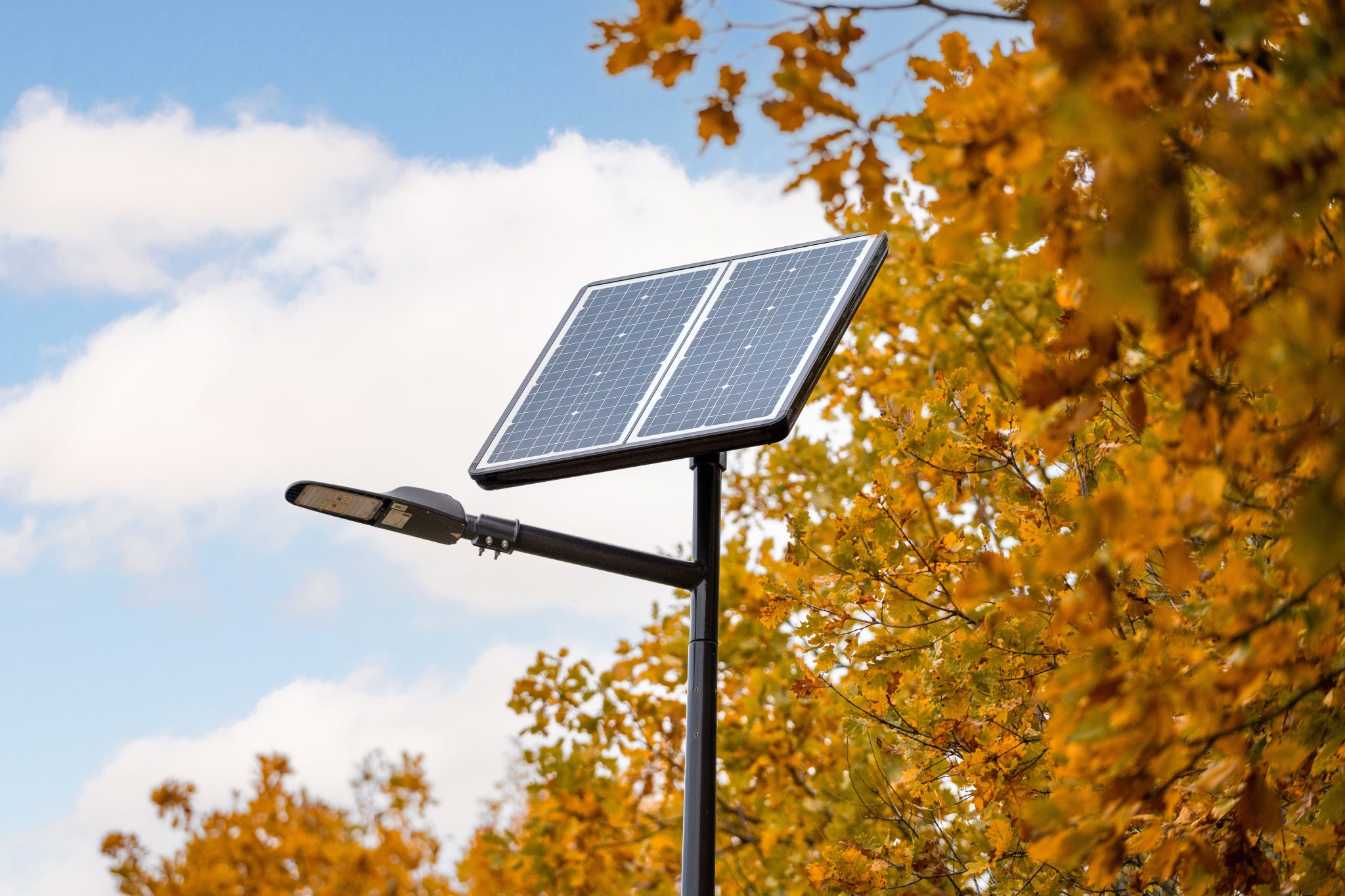 Green way : Solar street light as a solution - Sunna Design