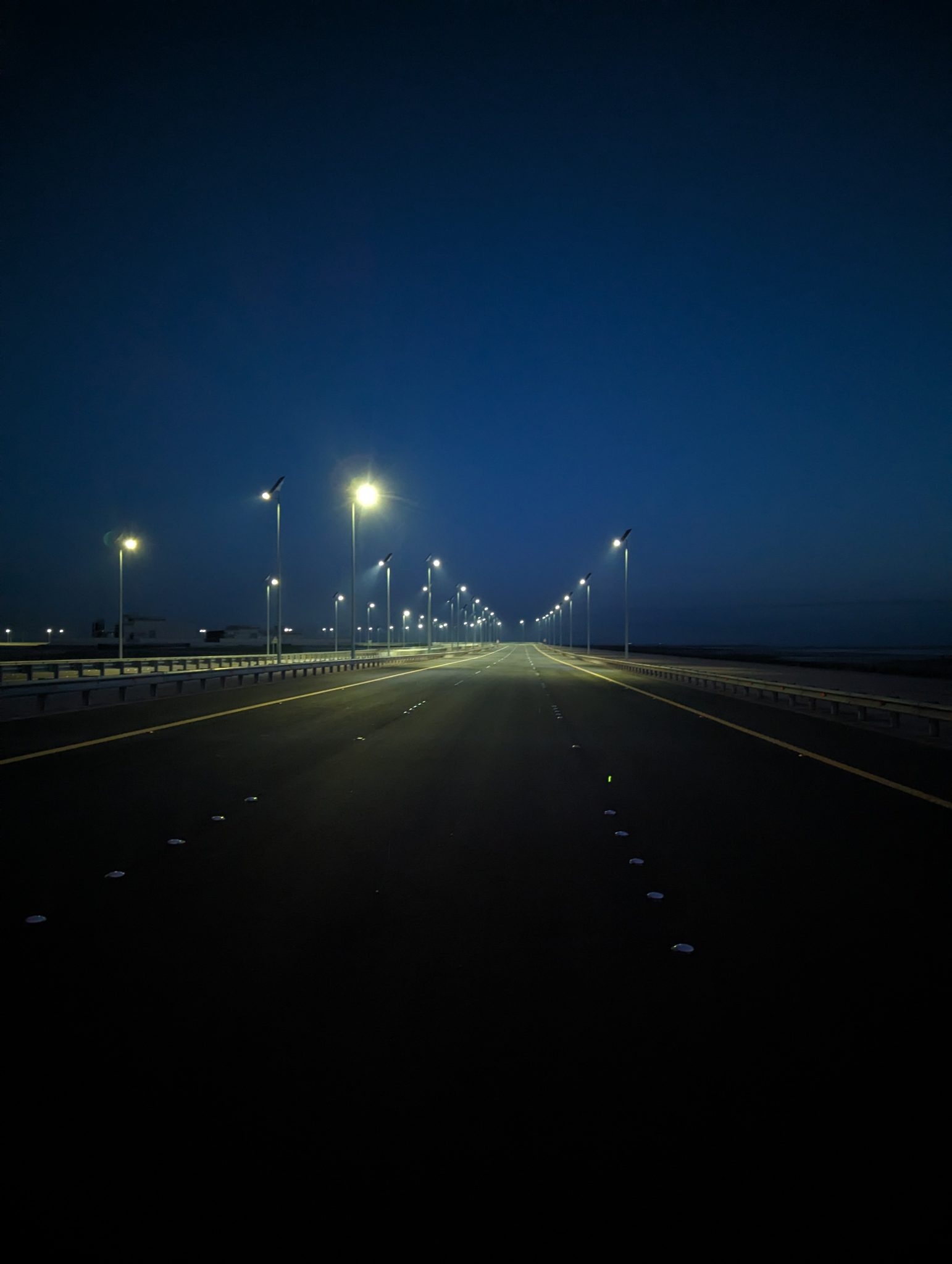 In Kuwait, 362 solar streetlights light up a highway- Sunna Design